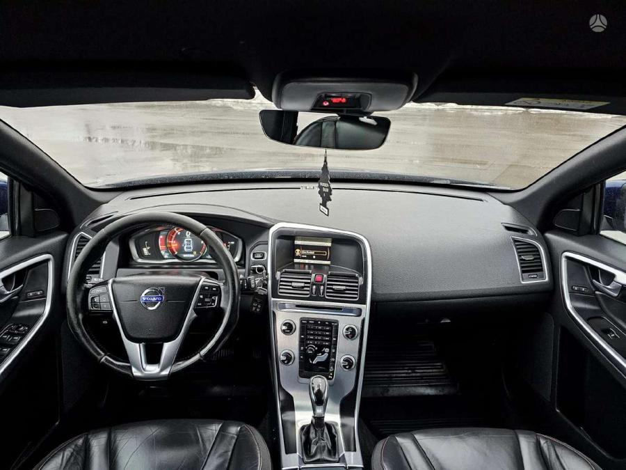 Zils Volvo XC60 2015 Radviliškis, ar dzinēja tilpumu 2.40 L un nobraukumu 290 tūkst. km par 8500 €, foto 13 vietnē AUTOMOTO.COM.LV