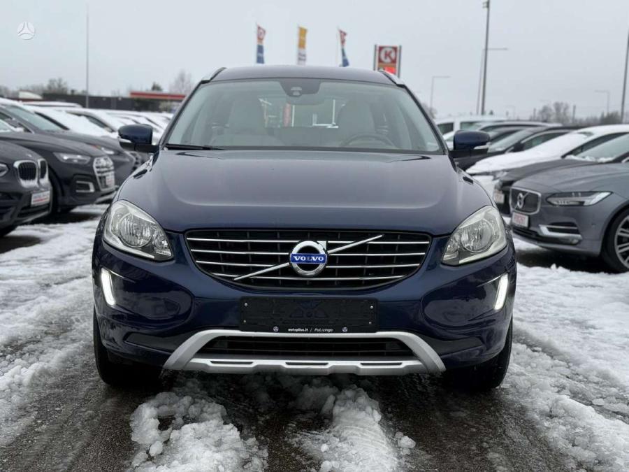 Blue Volvo XC60 2015 in Vilnius, with an engine capacity of 2.00 L and mileage of 244 thousand km for 12200 €, photo 2 on AUTOMOTO.COM.LV