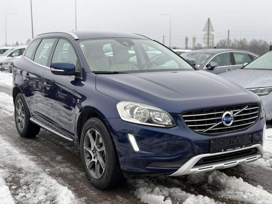 Blue Volvo XC60 2015 in Vilnius, with an engine capacity of 2.00 L and mileage of 244 thousand km for 12200 €, photo 3 on AUTOMOTO.COM.LV
