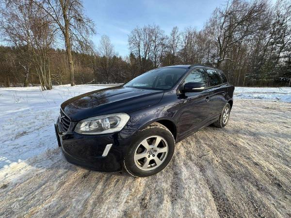 Blue Volvo XC60 2015 in Kaunas, with an engine capacity of 2.40 L and mileage of 323 thousand km for 9400 €, photo 2 on AUTOMOTO.COM.LV