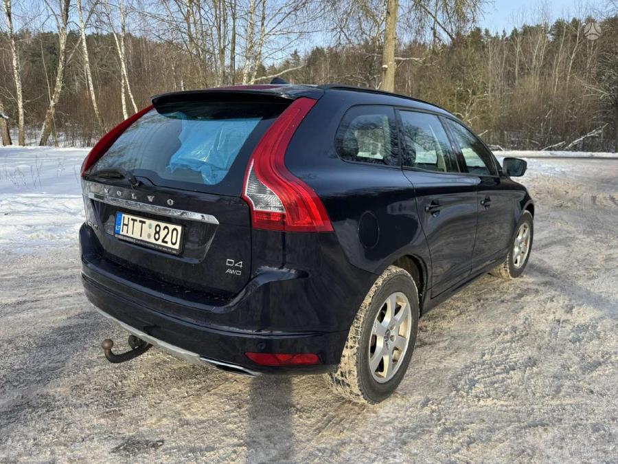 Blue Volvo XC60 2015 in Kaunas, with an engine capacity of 2.40 L and mileage of 323 thousand km for 9400 €, photo 5 on AUTOMOTO.COM.LV