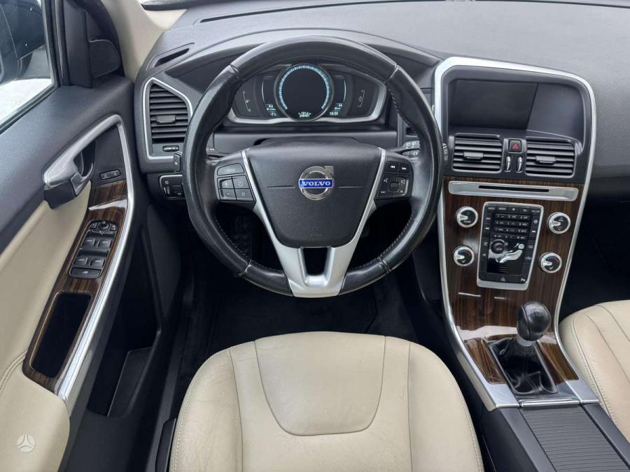 Zils Volvo XC60 2015 Alīta, ar dzinēja tilpumu 1.98 L un nobraukumu 248 tūkst. km par 10700 €, foto 14 vietnē AUTOMOTO.COM.LV