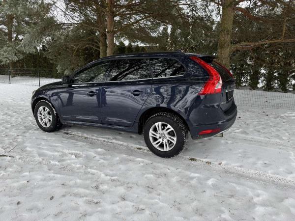 Zils Volvo XC60 2015 Alīta, ar dzinēja tilpumu 1.98 L un nobraukumu 249 tūkst. km par 10600 €, foto 5 vietnē AUTOMOTO.COM.LV