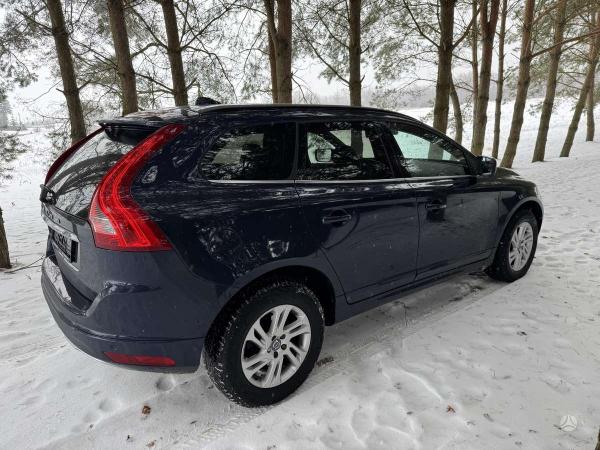 Zils Volvo XC60 2015 Alīta, ar dzinēja tilpumu 1.98 L un nobraukumu 249 tūkst. km par 10600 €, foto 9 vietnē AUTOMOTO.COM.LV