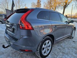 Blue Volvo XC60 2015 in Siauliai, with an engine capacity of 2.40 L and mileage of 238 thousand km for 13950 €, photo 5 on AUTOMOTO.COM.LV