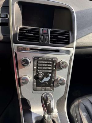 Zils Volvo XC60 2015 Viļņa, ar dzinēja tilpumu 1.97 L un nobraukumu 270 tūkst. km par 13300 €, foto 9 vietnē AUTOMOTO.COM.LV