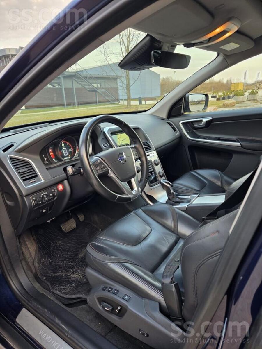 Zils Volvo XC60 2015 Rīga, ar dzinēja tilpumu 2.40 L un nobraukumu 329 tūkst. km par 11300 €, foto 19 vietnē AUTOMOTO.COM.LV