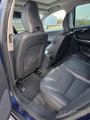Zils Volvo XC60 2015 Rīga, ar dzinēja tilpumu 2.40 L un nobraukumu 329 tūkst. km par 11300 €, foto 21 vietnē AUTOMOTO.COM.LV