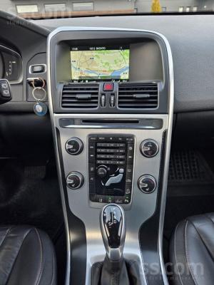 Zils Volvo XC60 2015 Rīga, ar dzinēja tilpumu 2.40 L un nobraukumu 329 tūkst. km par 11300 €, foto 26 vietnē AUTOMOTO.COM.LV