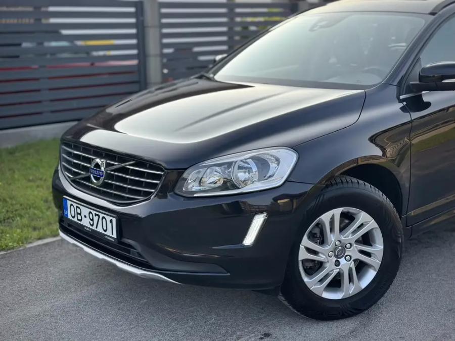 Blue Volvo XC60 2015 in Jelgava, with an engine capacity of 2.00 L and mileage of 180 thousand km for 12700 €, photo 3 on AUTOMOTO.COM.LV