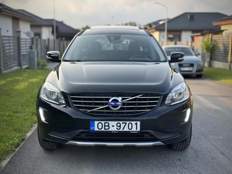 Blue Volvo XC60 2015 in Jelgava, with an engine capacity of 2.00 L and mileage of 180 thousand km for 12700 €, photo 8 on AUTOMOTO.COM.LV