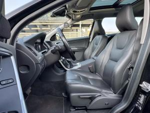 Blue Volvo XC60 2015 in Jelgava, with an engine capacity of 2.00 L and mileage of 180 thousand km for 12700 €, photo 9 on AUTOMOTO.COM.LV