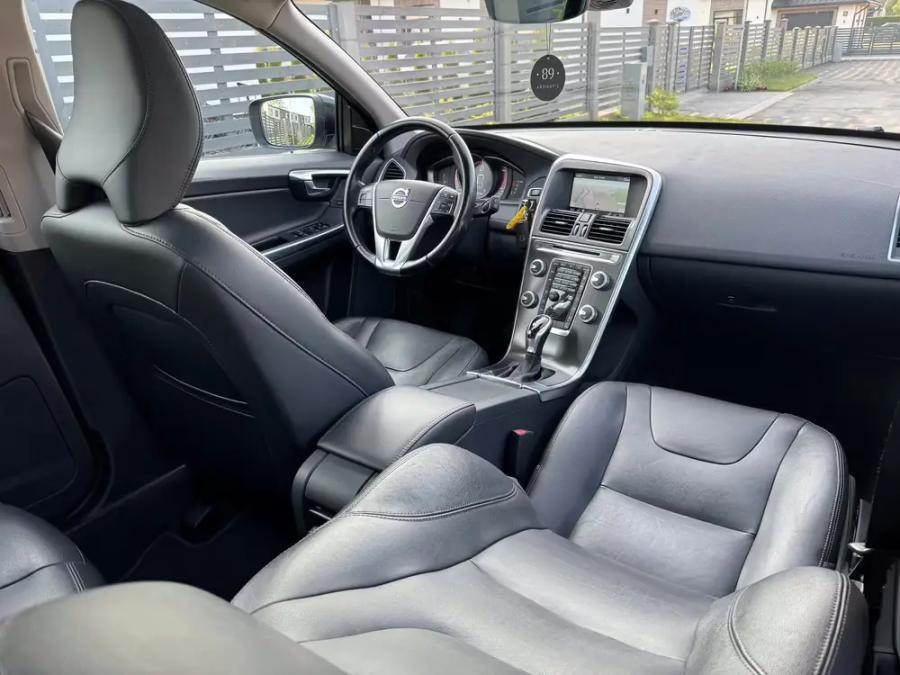 Blue Volvo XC60 2015 in Jelgava, with an engine capacity of 2.00 L and mileage of 180 thousand km for 12700 €, photo 13 on AUTOMOTO.COM.LV