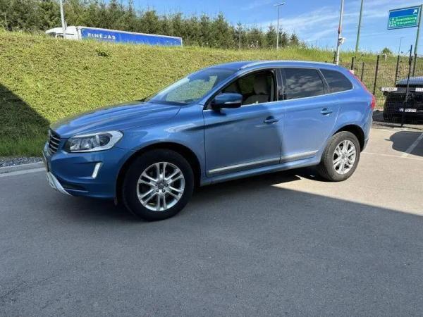Zils Volvo XC60 2015 Rīga, ar dzinēja tilpumu 2.00 L un nobraukumu 270 tūkst. km par 10500 €, foto 5 vietnē AUTOMOTO.COM.LV