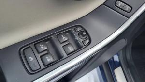 Blue Volvo XC60 2015 in Riga, with an engine capacity of 2.00 L and mileage of 247 thousand km for 10900 €, photo 9 on AUTOMOTO.COM.LV