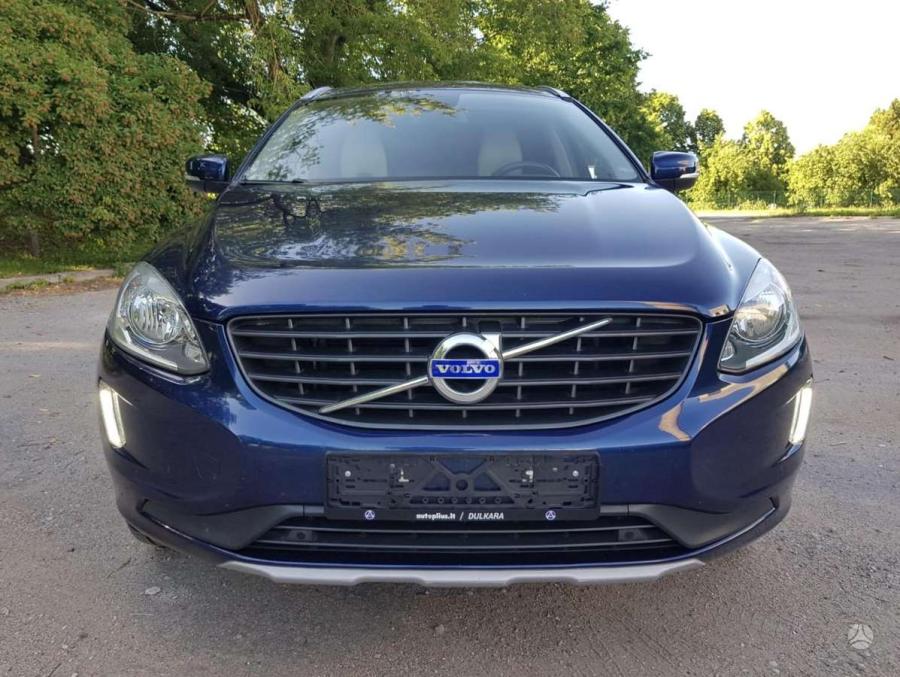 Blue Volvo XC60 2015 in Siauliai, with an engine capacity of 1.97 L and mileage of 199 thousand km for 11200 €, photo 3 on AUTOMOTO.COM.LV