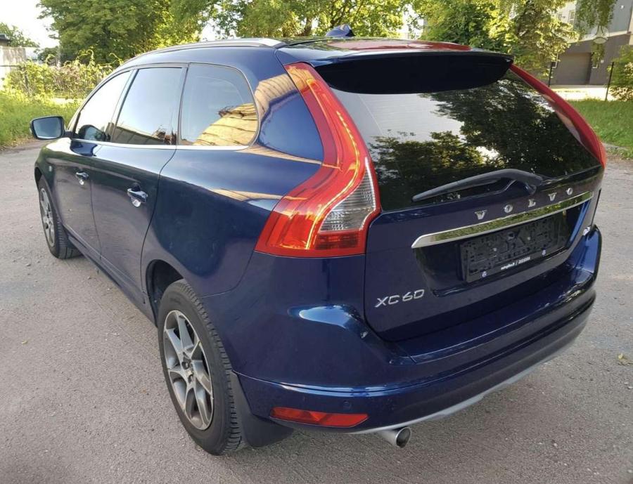 Blue Volvo XC60 2015 in Siauliai, with an engine capacity of 1.97 L and mileage of 199 thousand km for 11200 €, photo 5 on AUTOMOTO.COM.LV