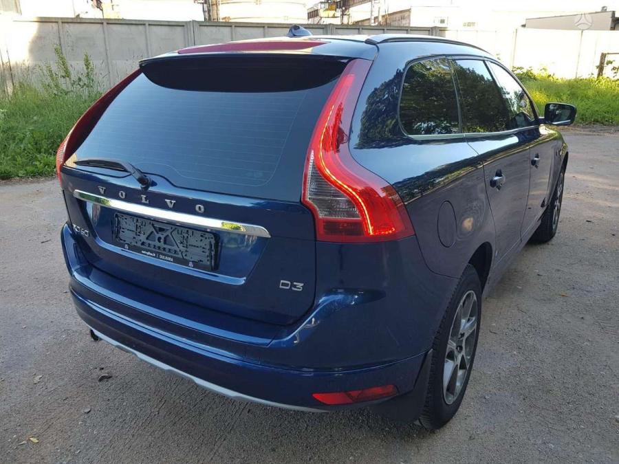 Blue Volvo XC60 2015 in Siauliai, with an engine capacity of 1.97 L and mileage of 199 thousand km for 11200 €, photo 9 on AUTOMOTO.COM.LV
