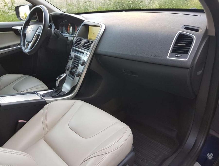 Blue Volvo XC60 2015 in Siauliai, with an engine capacity of 1.97 L and mileage of 199 thousand km for 11200 €, photo 10 on AUTOMOTO.COM.LV