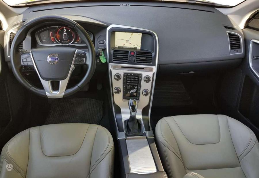 Blue Volvo XC60 2015 in Siauliai, with an engine capacity of 1.97 L and mileage of 199 thousand km for 11200 €, photo 11 on AUTOMOTO.COM.LV