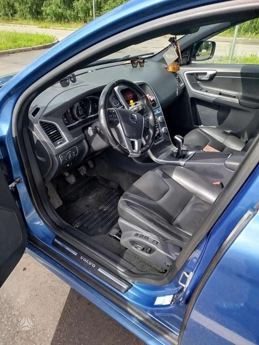Zils Volvo XC60 2015 Radviliškis, ar dzinēja tilpumu 1.97 L un nobraukumu 316 tūkst. km par 12500 €, foto 9 vietnē AUTOMOTO.COM.LV
