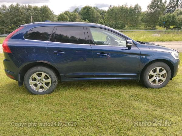 Zils Volvo XC60 2015 Paide, ar dzinēja tilpumu 2.00 L un nobraukumu 280 tūkst. km par 13800 €, foto 7 vietnē AUTOMOTO.COM.LV