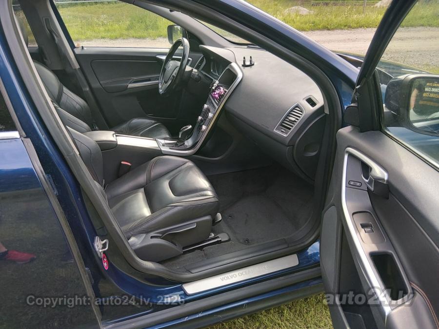 Zils Volvo XC60 2015 Paide, ar dzinēja tilpumu 2.00 L un nobraukumu 280 tūkst. km par 13800 €, foto 9 vietnē AUTOMOTO.COM.LV