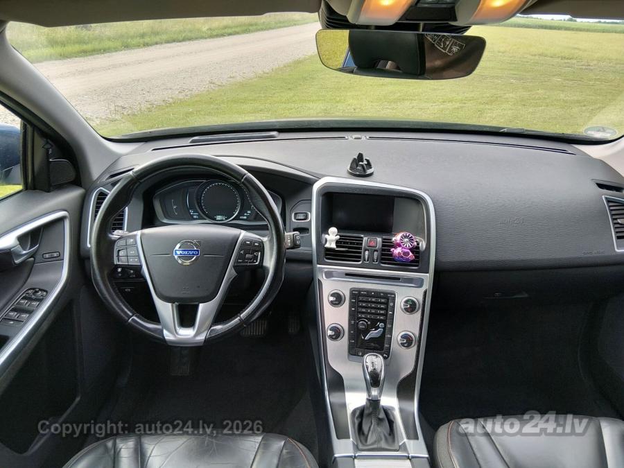 Zils Volvo XC60 2015 Paide, ar dzinēja tilpumu 2.00 L un nobraukumu 280 tūkst. km par 13800 €, foto 13 vietnē AUTOMOTO.COM.LV