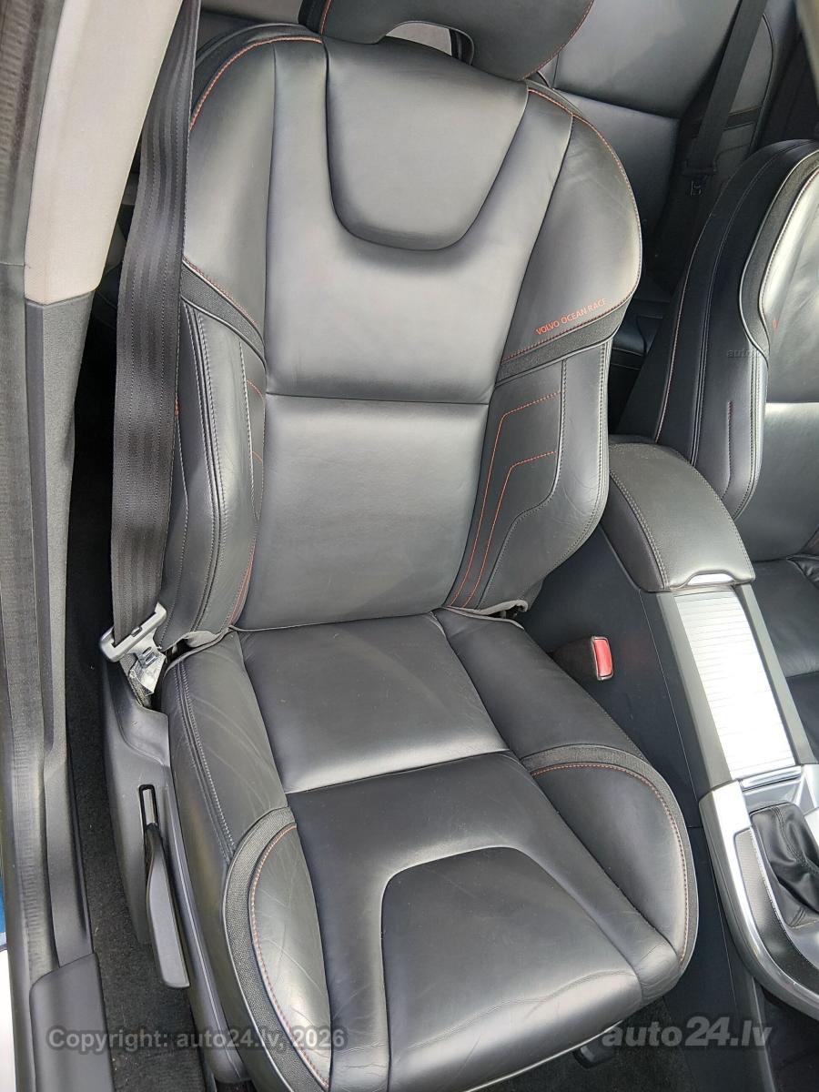 Zils Volvo XC60 2015 Paide, ar dzinēja tilpumu 2.00 L un nobraukumu 280 tūkst. km par 13800 €, foto 15 vietnē AUTOMOTO.COM.LV
