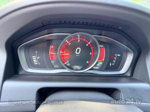 Синий Вольво ХС60 2015 в Таллин, объемом двигателя 2.00 л и пробегом 221 тыс. км за 11900 €, фото 5 на AUTOMOTO.COM.LV