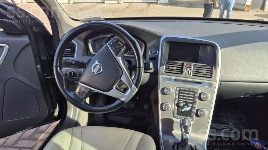 Zils Volvo XC60 2015 Rīga, ar dzinēja tilpumu 2.00 L un nobraukumu 192 tūkst. km par 11999 €, foto 7 vietnē AUTOMOTO.COM.LV
