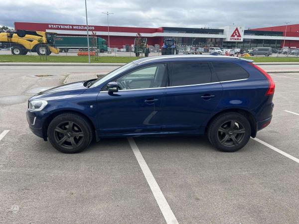 Zils Volvo XC60 2015 Telšiai, ar dzinēja tilpumu 2.40 L un nobraukumu 330 tūkst. km par 7999 €, foto 2 vietnē AUTOMOTO.COM.LV