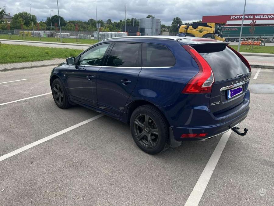 Zils Volvo XC60 2015 Telšiai, ar dzinēja tilpumu 2.40 L un nobraukumu 330 tūkst. km par 7999 €, foto 4 vietnē AUTOMOTO.COM.LV
