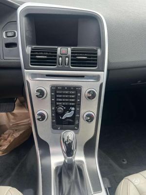 Zils Volvo XC60 2015 Telšiai, ar dzinēja tilpumu 2.40 L un nobraukumu 330 tūkst. km par 7999 €, foto 14 vietnē AUTOMOTO.COM.LV