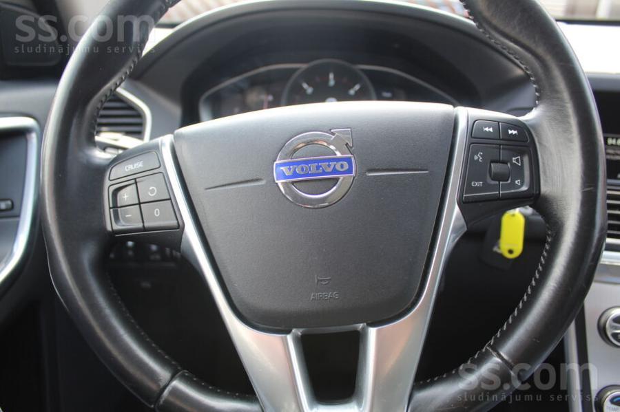 Blue Volvo XC60 2015 in Liepaja, with an engine capacity of 2.00 L and mileage of 250 thousand km for 12300 €, photo 12 on AUTOMOTO.COM.LV
