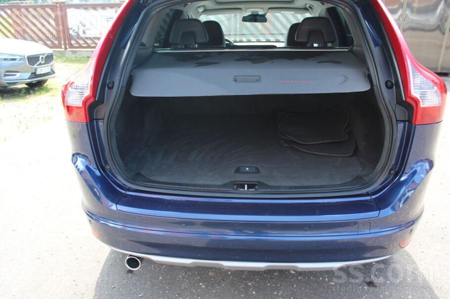 Blue Volvo XC60 2015 in Liepaja, with an engine capacity of 2.00 L and mileage of 250 thousand km for 12300 €, photo 16 on AUTOMOTO.COM.LV