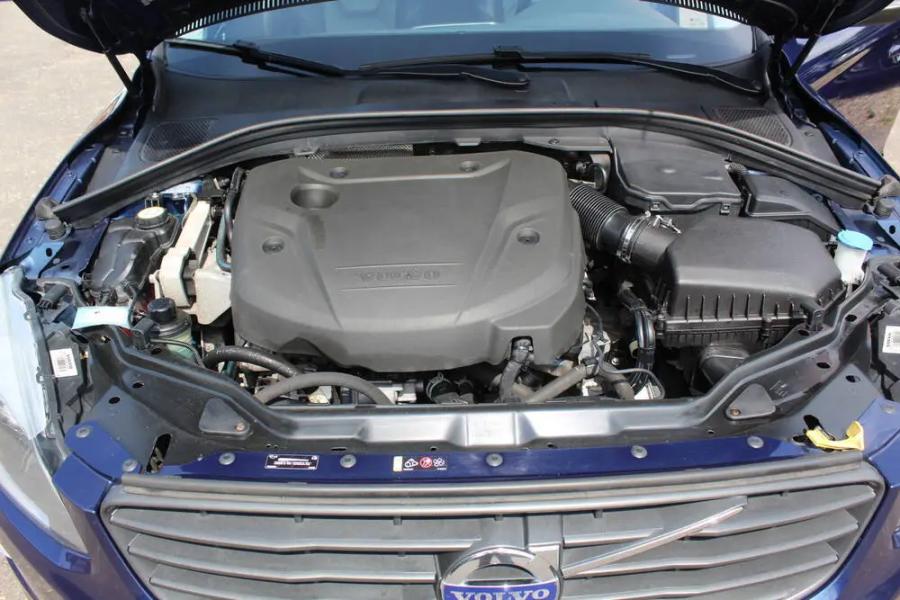 Zils Volvo XC60 2015 Liepāja, ar dzinēja tilpumu 2.00 L un nobraukumu 250 tūkst. km par 12300 €, foto 15 vietnē AUTOMOTO.COM.LV