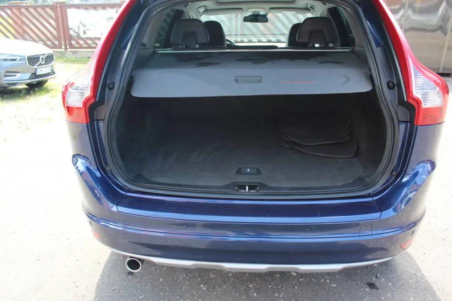 Zils Volvo XC60 2015 Liepāja, ar dzinēja tilpumu 2.00 L un nobraukumu 250 tūkst. km par 12300 €, foto 16 vietnē AUTOMOTO.COM.LV