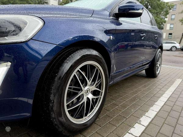 Zils Volvo XC60 2015 Viļņa, ar dzinēja tilpumu 1.97 L un nobraukumu 275 tūkst. km par 13500 €, foto 9 vietnē AUTOMOTO.COM.LV