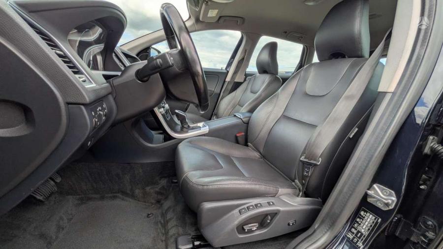 Zils Volvo XC60 2015 Utena, ar dzinēja tilpumu 1.97 L un nobraukumu 232 tūkst. km par 9900 €, foto 21 vietnē AUTOMOTO.COM.LV