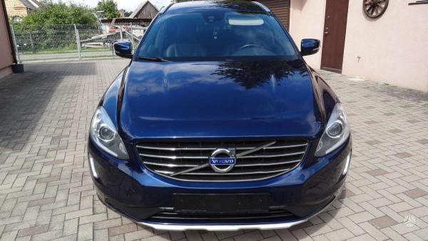 Blue Volvo XC60 2015 in Joniskis, with an engine capacity of 2.40 L and mileage of 264 thousand km for 11849 €, photo 4 on AUTOMOTO.COM.LV