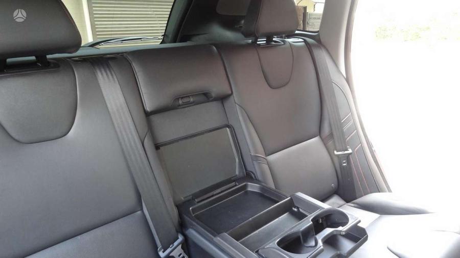 Blue Volvo XC60 2015 in Joniskis, with an engine capacity of 2.40 L and mileage of 264 thousand km for 11749 €, photo 25 on AUTOMOTO.COM.LV