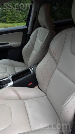 Blue Volvo XC60 2015 in Riga, with an engine capacity of 2.40 L and mileage of 293 thousand km for 13500 €, photo 4 on AUTOMOTO.COM.LV