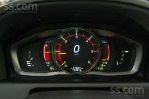 Синий Вольво ХС60 2015 в Рига, объемом двигателя 2.00 л и пробегом 193 тыс. км за 10990 €, фото 16 на AUTOMOTO.COM.LV
