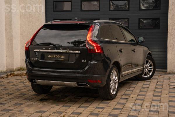 Blue Volvo XC60 2015 in Riga, with an engine capacity of 2.00 L and mileage of 193 thousand km for 10990 €, photo 7 on AUTOMOTO.COM.LV