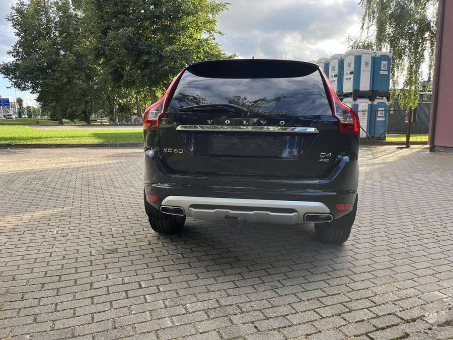 Blue Volvo XC60 2015 in Siauliai, with an engine capacity of 2.40 L and mileage of 250 thousand km for 14200 €, photo 7 on AUTOMOTO.COM.LV