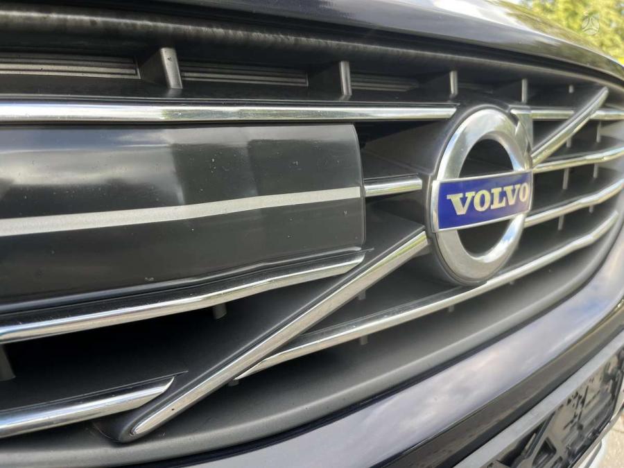 Blue Volvo XC60 2015 in Siauliai, with an engine capacity of 2.40 L and mileage of 250 thousand km for 14200 €, photo 10 on AUTOMOTO.COM.LV