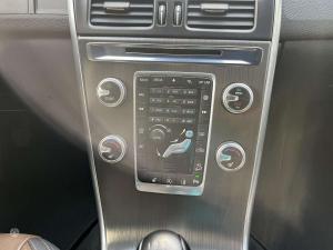Blue Volvo XC60 2015 in Siauliai, with an engine capacity of 2.40 L and mileage of 250 thousand km for 14200 €, photo 20 on AUTOMOTO.COM.LV