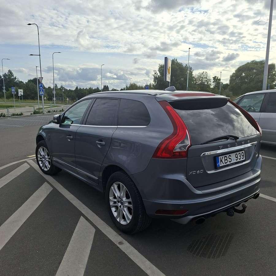 Zils Volvo XC60 2015 Viļņa, ar dzinēja tilpumu 1.97 L un nobraukumu 255 tūkst. km par 9500 €, foto 3 vietnē AUTOMOTO.COM.LV