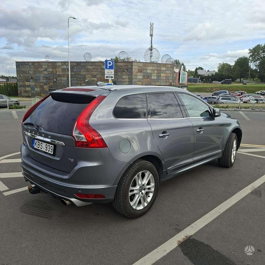 Zils Volvo XC60 2015 Viļņa, ar dzinēja tilpumu 1.97 L un nobraukumu 255 tūkst. km par 9500 €, foto 4 vietnē AUTOMOTO.COM.LV